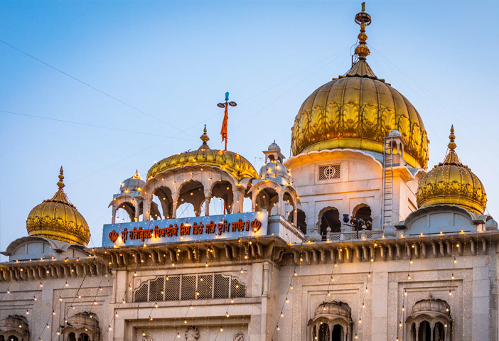 Gurudwara Shri Bangla Sahib : History, Architecture, Location and Timing